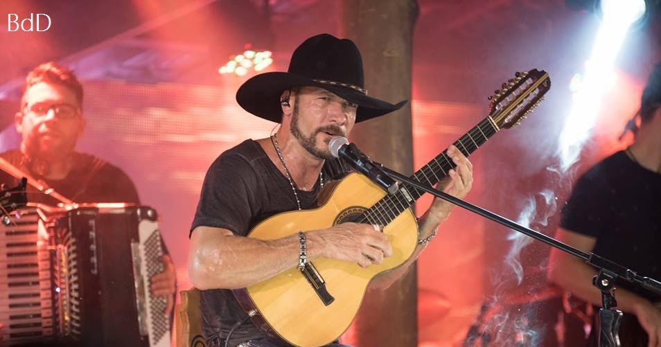 BLOG DE DRACENA: CANTOR MANUTTI CONCEDE ENTREVISTA PARA A 95 FM