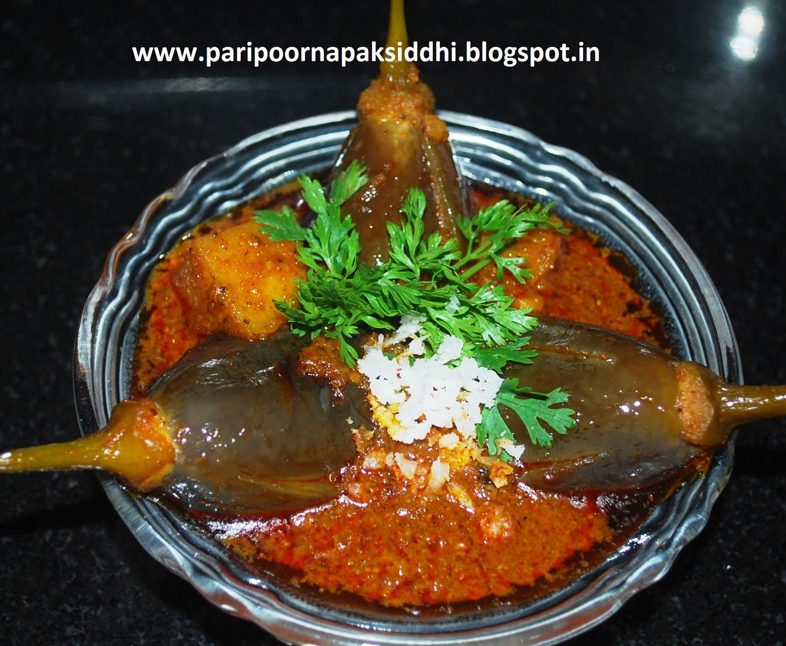 Paripoorna Paksiddhi : BHARLI VANGI / STUFFED BRINJAL