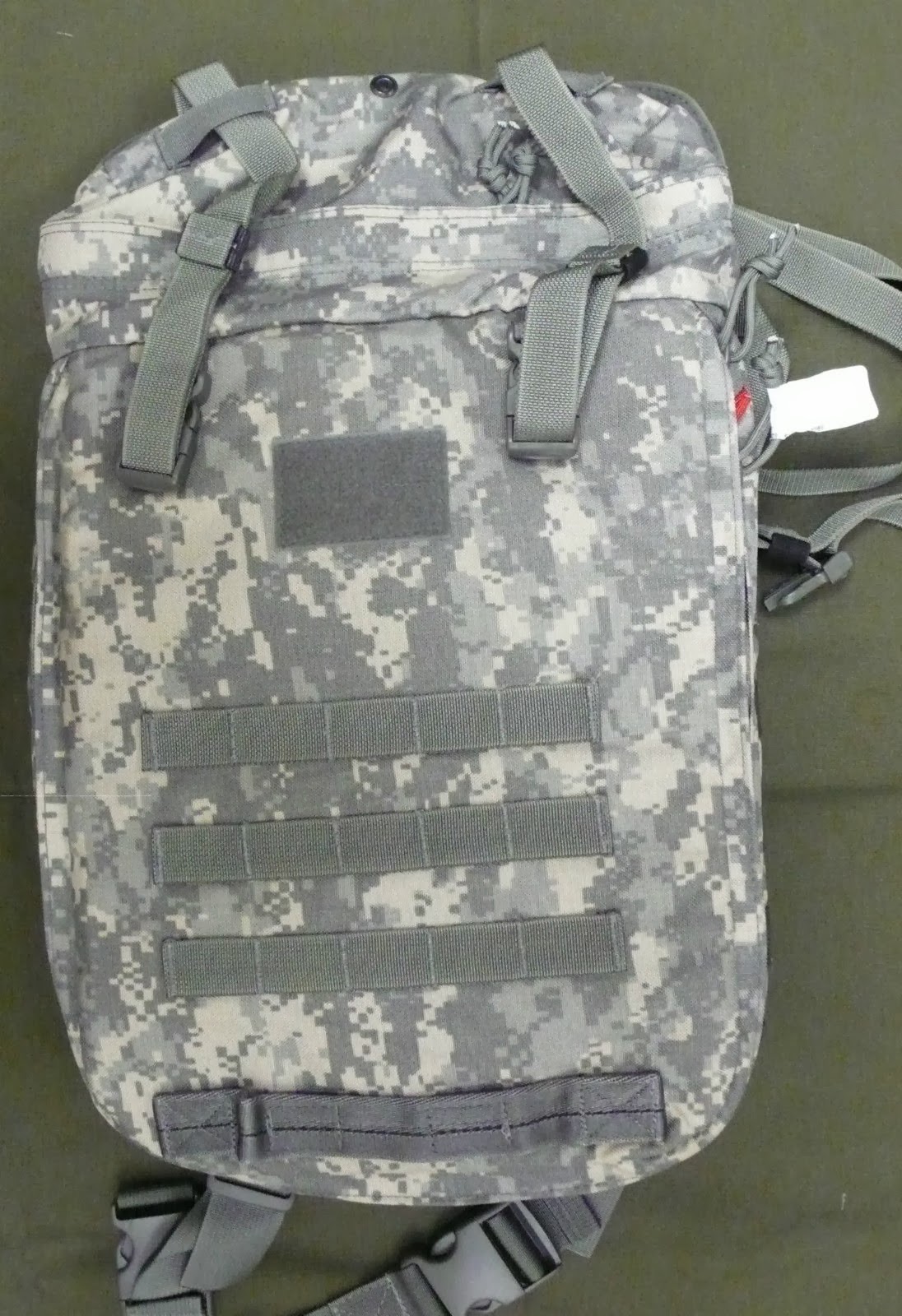 Webbingbabel: M9 Assault Medical Aid Backback