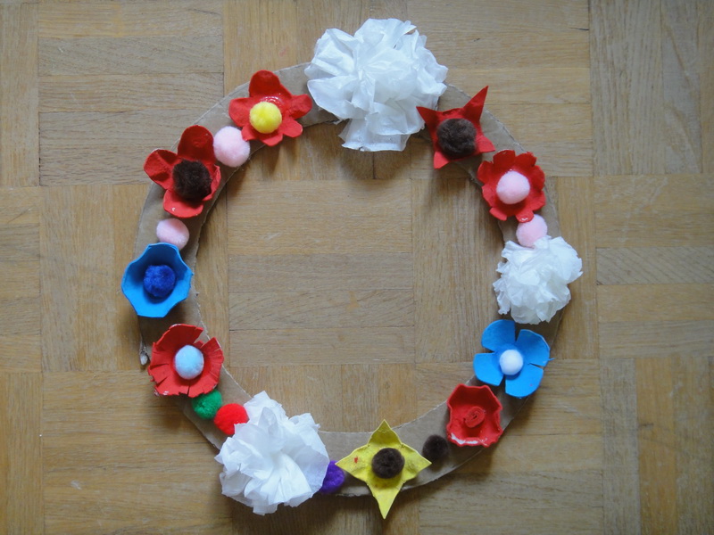 Nathalie Assistante Maternelle: couronne