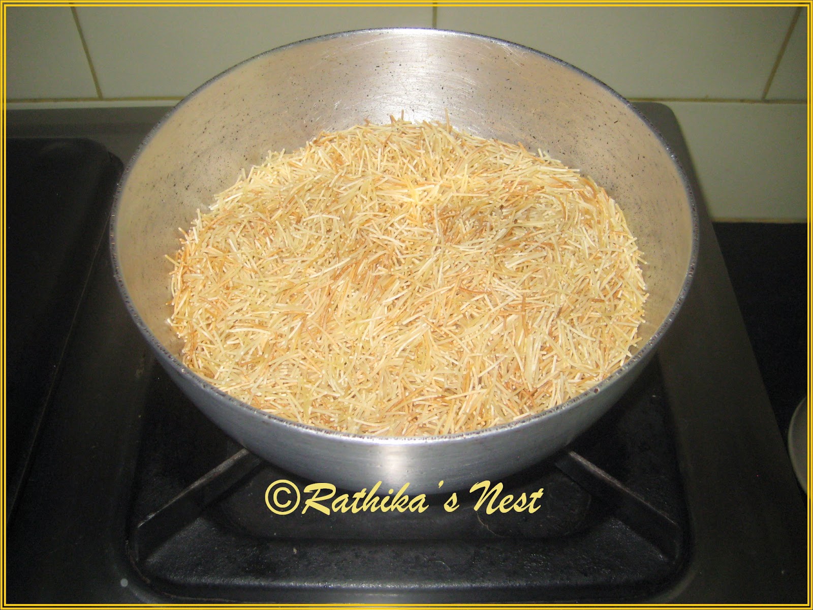 Rathika's Nest: Vermicelli or Semiya Kichadi (சேமியா கிச்சடி)