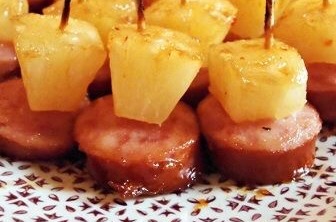 Living on Cloud Nine: SLOW COOKER ISLAND KIELBASA