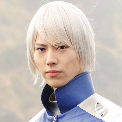 Uchuu Sentai Kyuranger Updates: Official Poster + Kyuranger pics ...