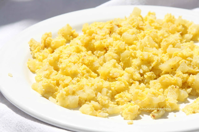 Revuelto de patatas con huevo versión ligera