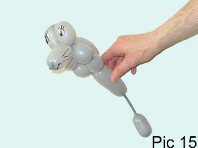 Balloon animals twisting instructions: One balloon mouse