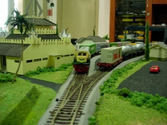 Kereta Api Indonesia: Workshop Kereta Model Indonesia Cibadak