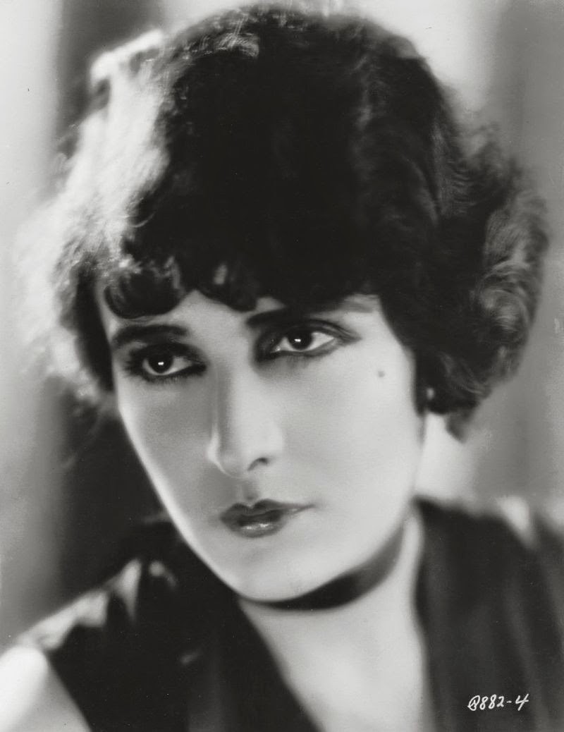 Film Noir Photos: Tracking with Closeups: Evelyn Brent