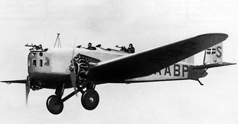 nhungdoicanh: Junkers K.37 / S.36