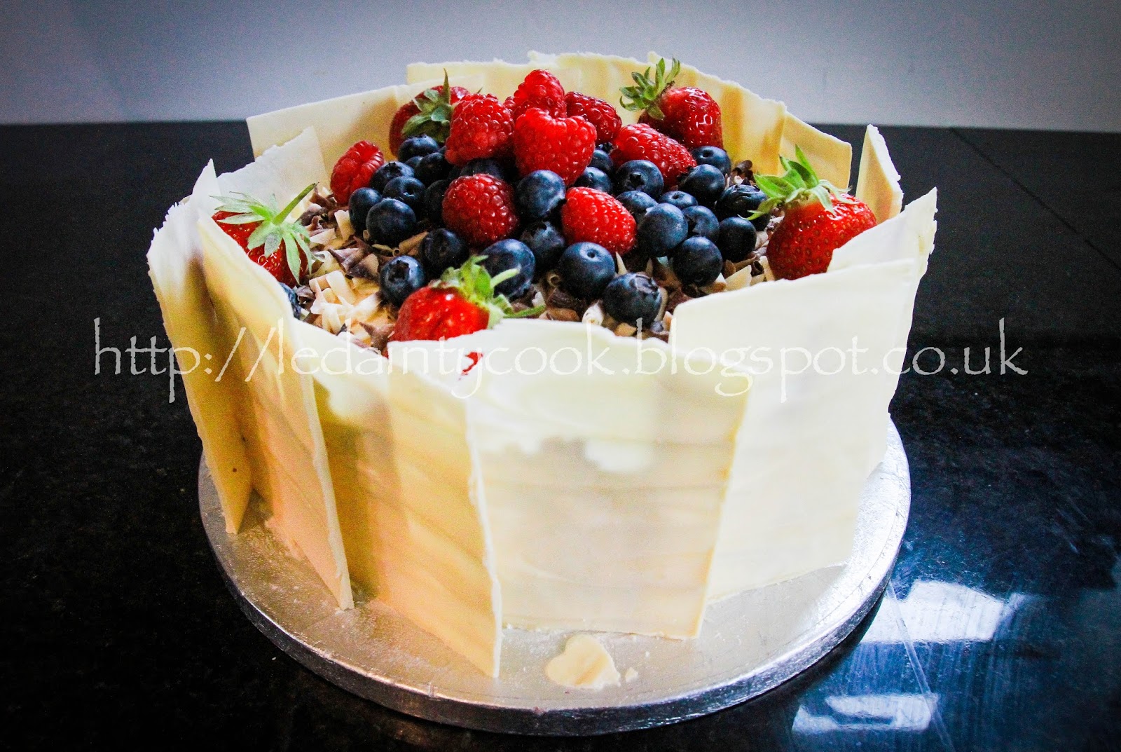The Dainty Cook: White Chocolate 'Slab' Cake.
