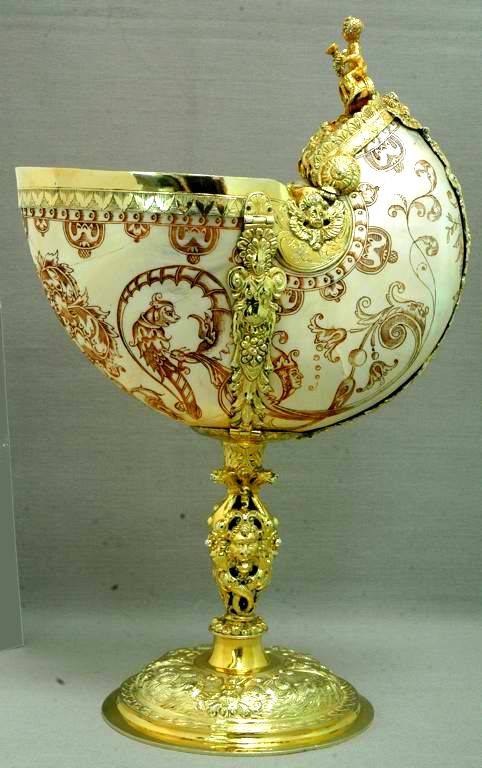 loveisspeed.......: Nautilus shells were popular items in the ...