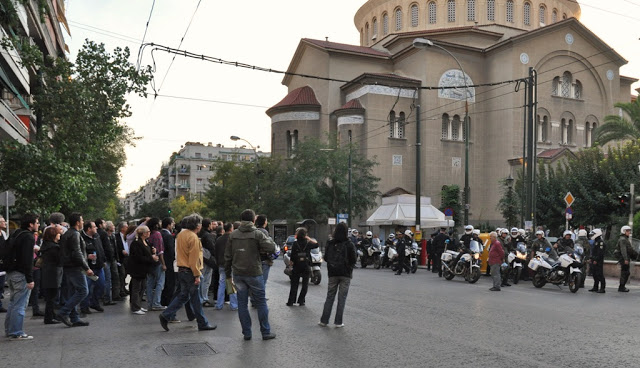 ΤΙ ΓΙΝΕΤΑΙ ΡΕ...;;; ΤΙ ΓΙΝΕΤΑΙ...;;; ΑΛΒΑΝΙΔΑ ΜΑΝΑ ΖΗΤΗΣΕ ΝΑ ...