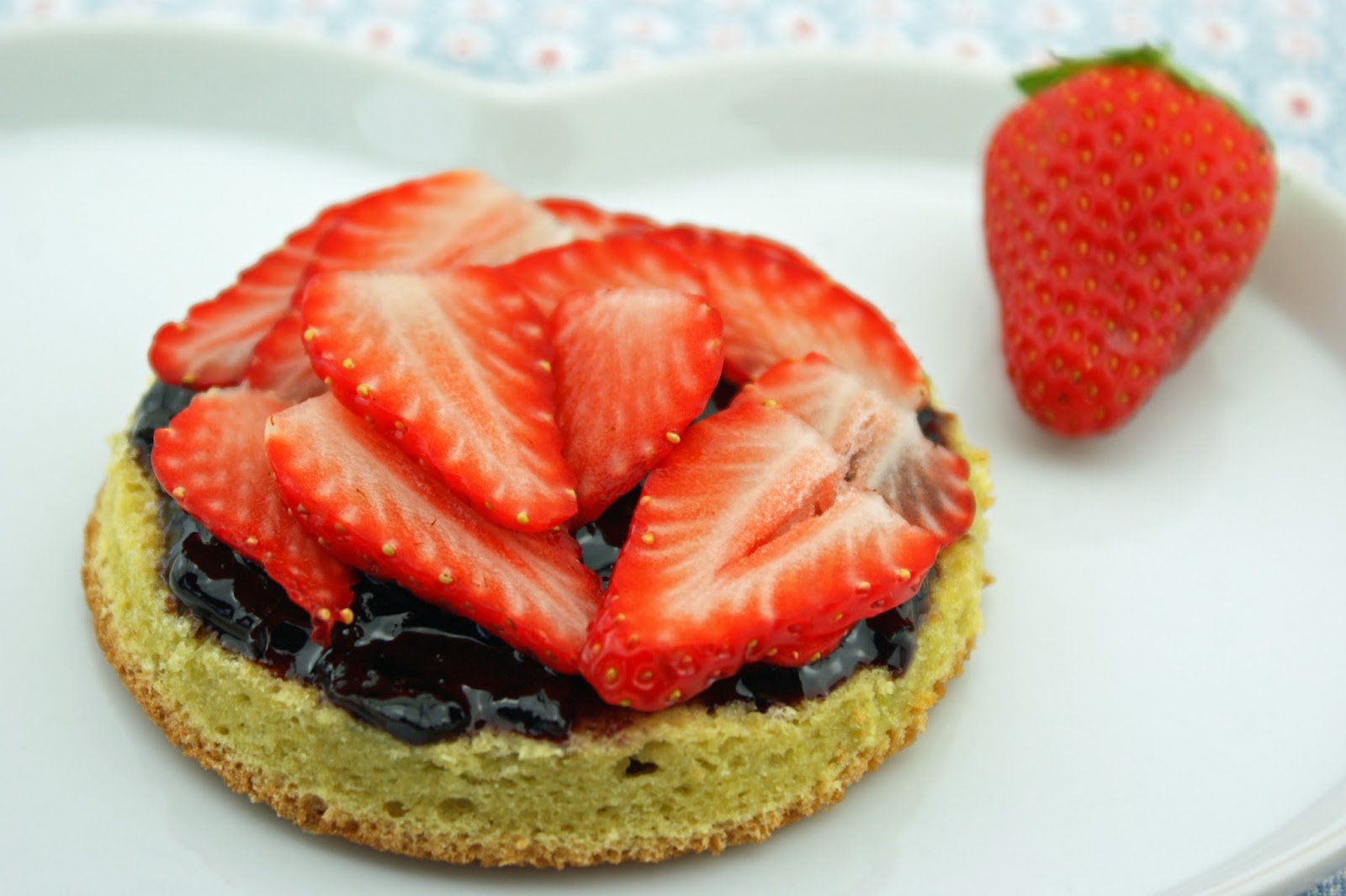 Afternoon Tea: Gâteau de Savoie aux fruits rouges