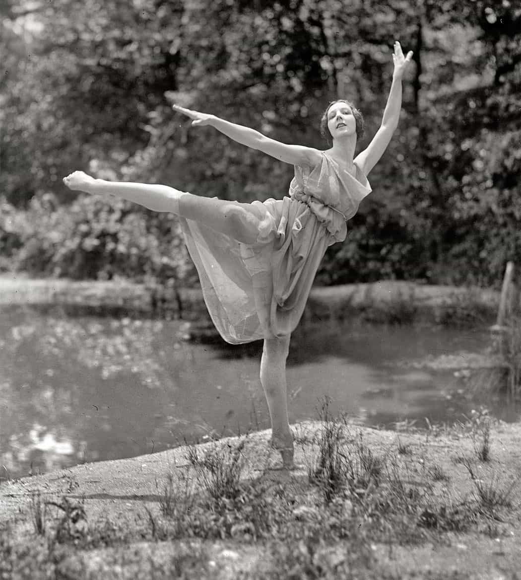 Beautiful Black and White Photos of Ballet Dancers From the 1920s ...