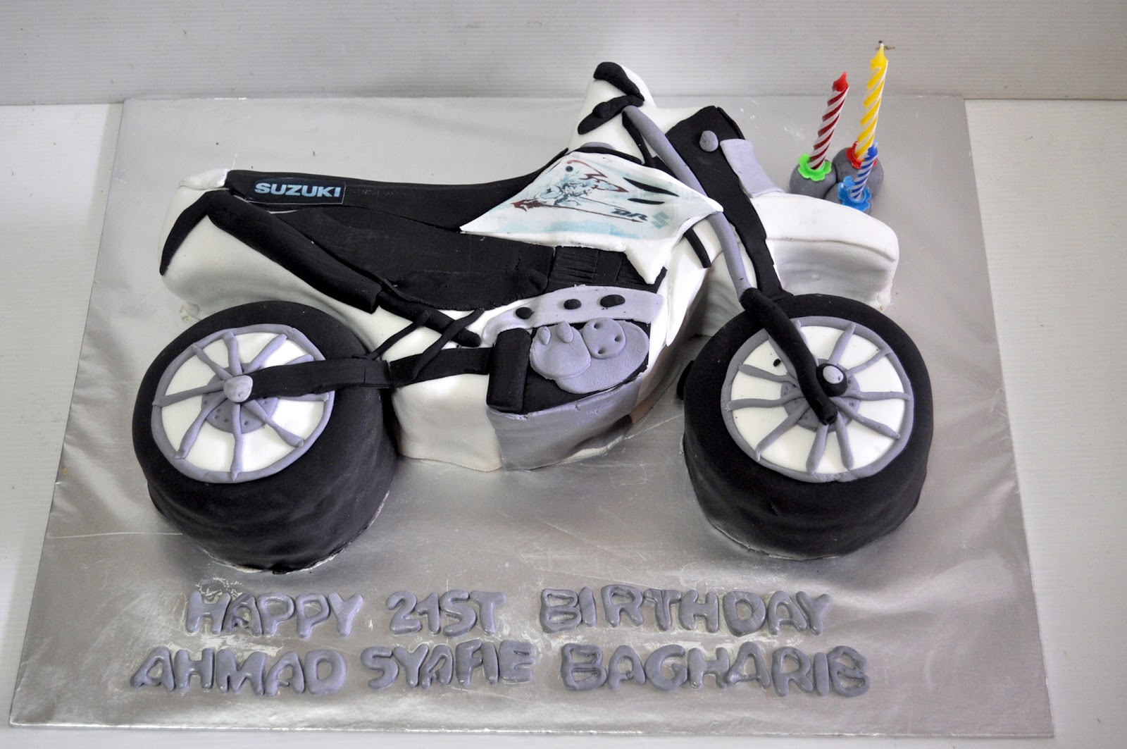 Izah's Kitchen: 2D Motorbike Cake - Suzuki