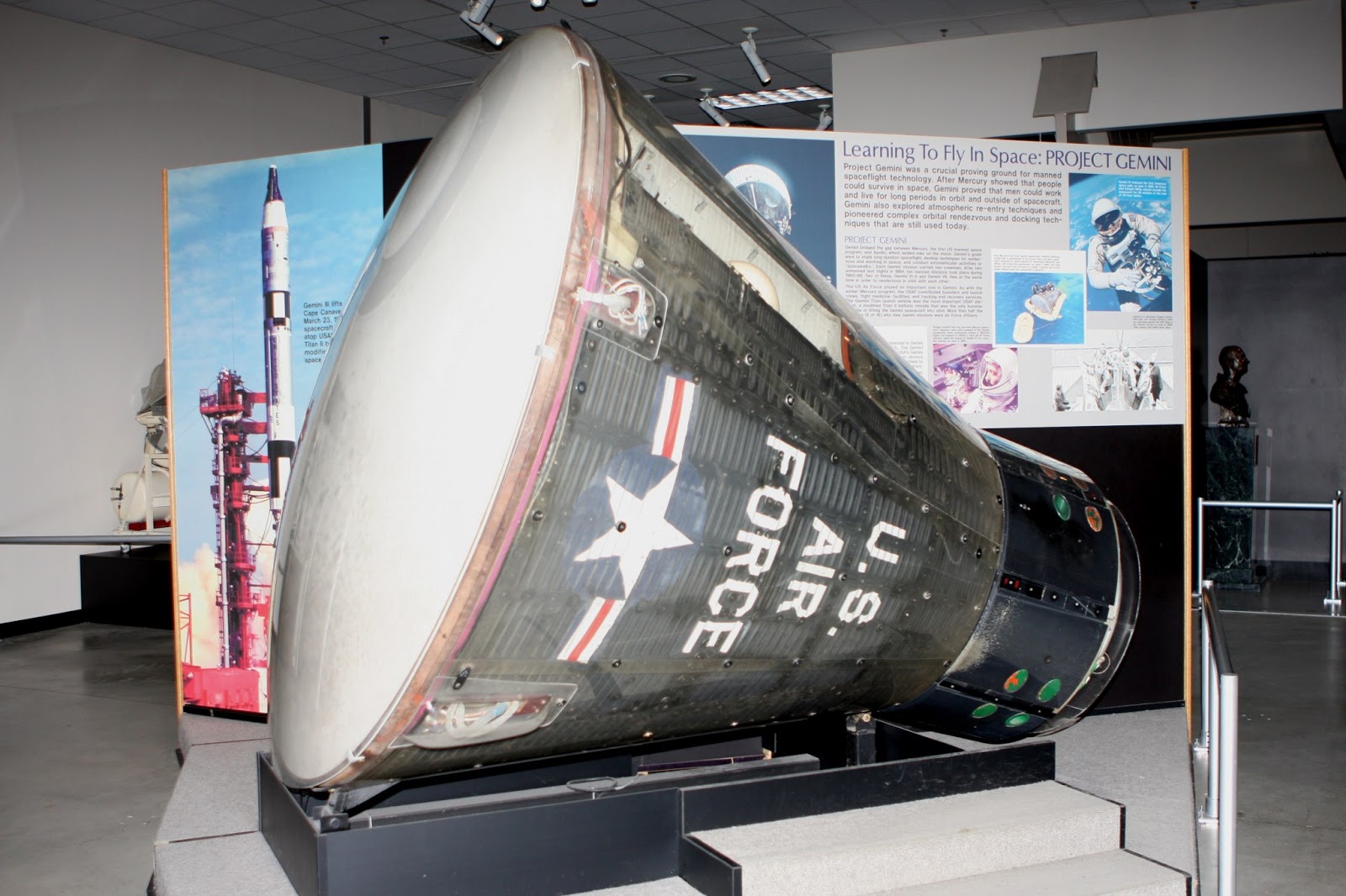 Manned Orbiting Laboratory Declassified: Inside a US Military Space ...