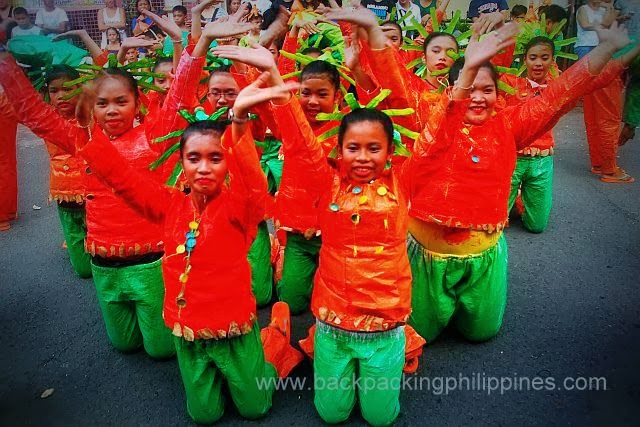 Backpacking Philippines: Colorful Street Dancing of Paet Taka Festival ...