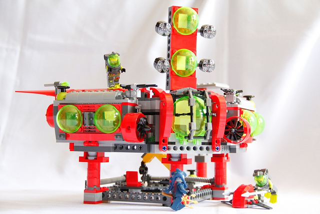 Boris Bricks: LEGO Atlantis #8077 Atlantis Exploration HQ Review