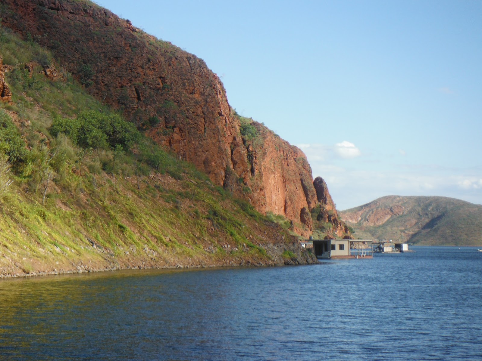 Käsi kukrusse!: Kununurra! Welcome to the Hotel Kununurra.. such a ...