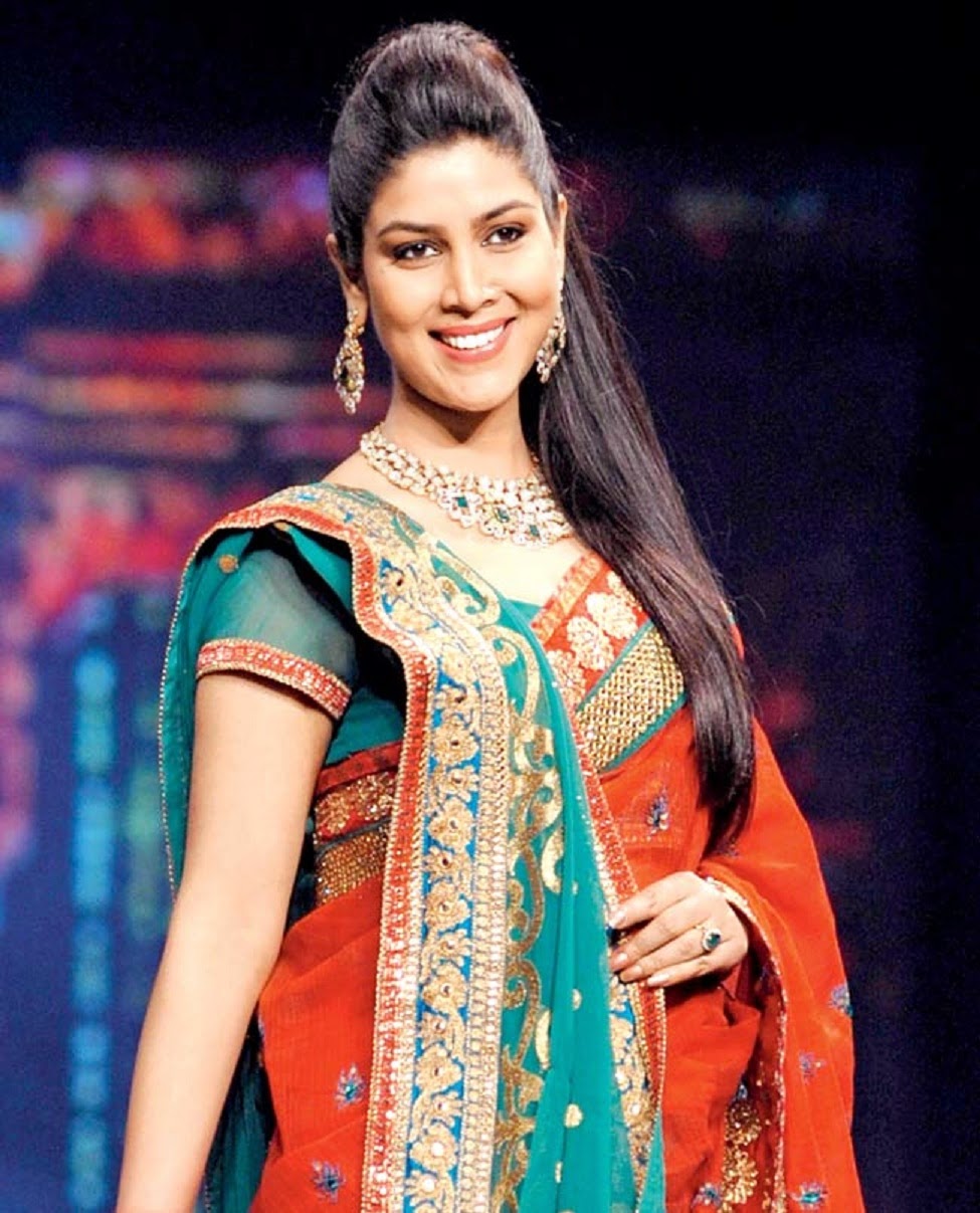 Beautiful Sakshi Tanwar HD Wallpaper - all 4u stars wallpaper