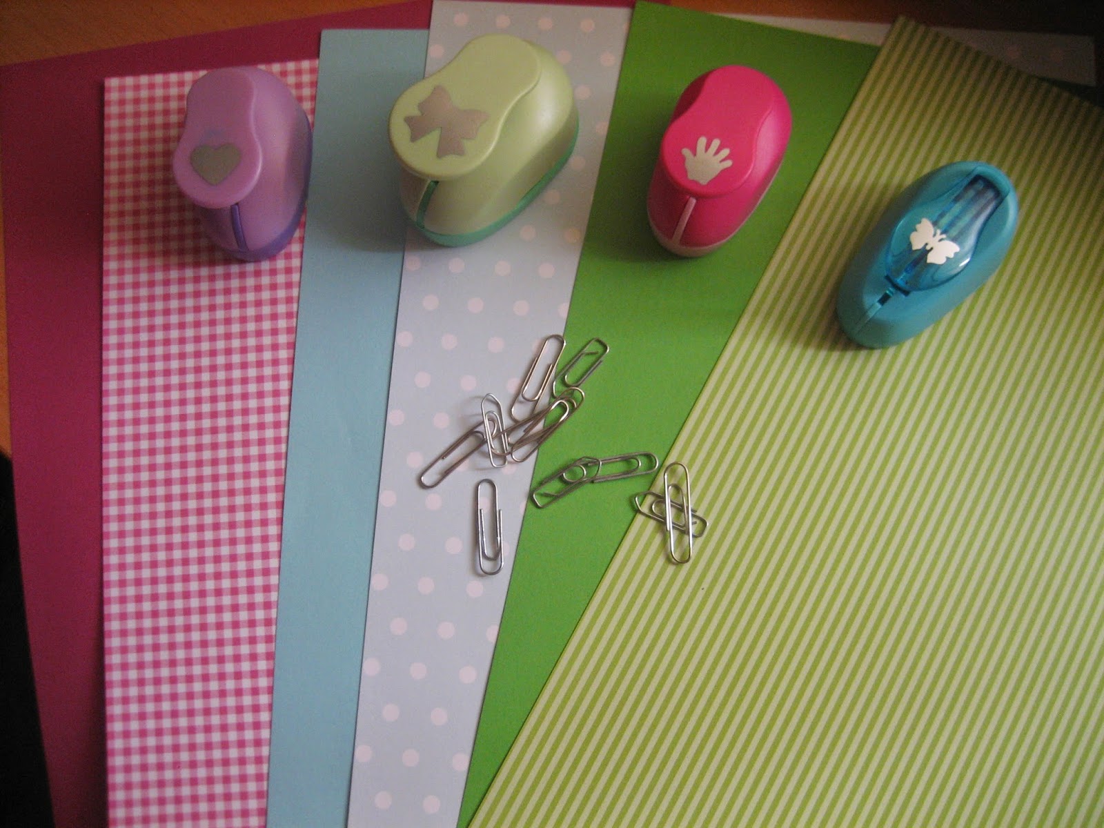 ChimCataPum: DIY (Do it yourself!) CLIPS DECORADOS.