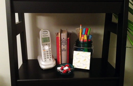 Things that are pretty: Phone shelf update with vintage jar organizer