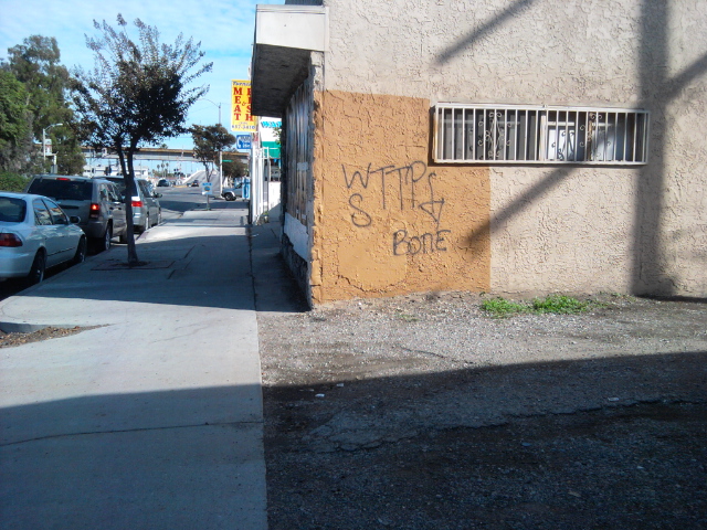 blood gangs graffiti: Tree top piru ( compton , TTP )