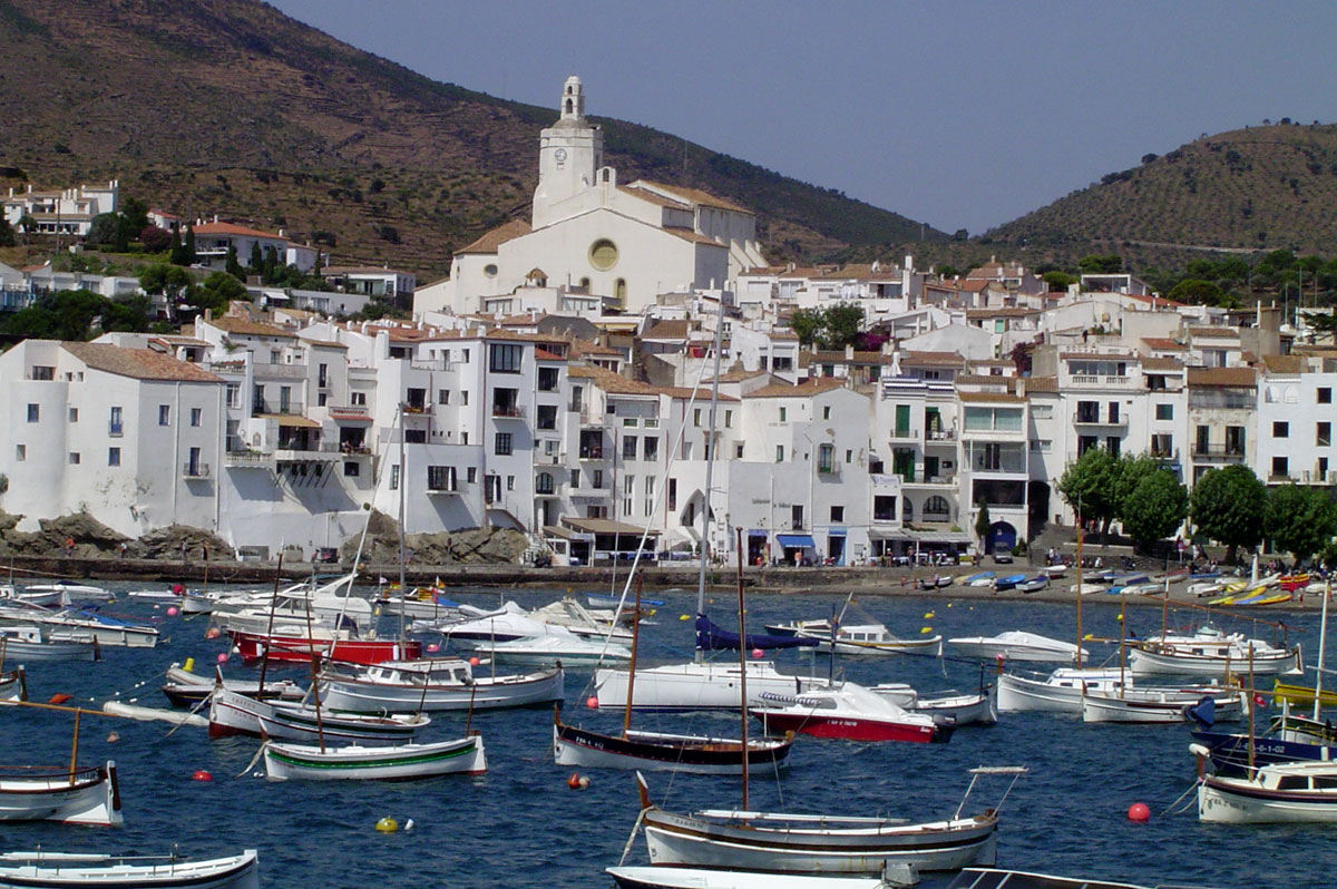 playas de españa: CADAQUES ( GERONA )