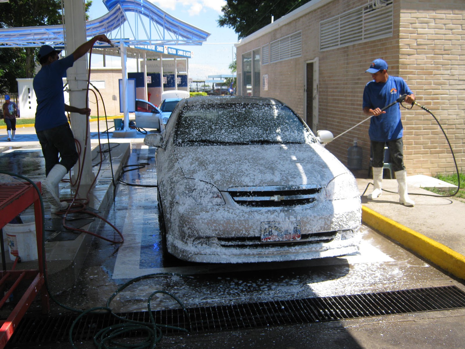 PRODUCTOS PARA AUTOLAVADOS: Autolavado La Ola