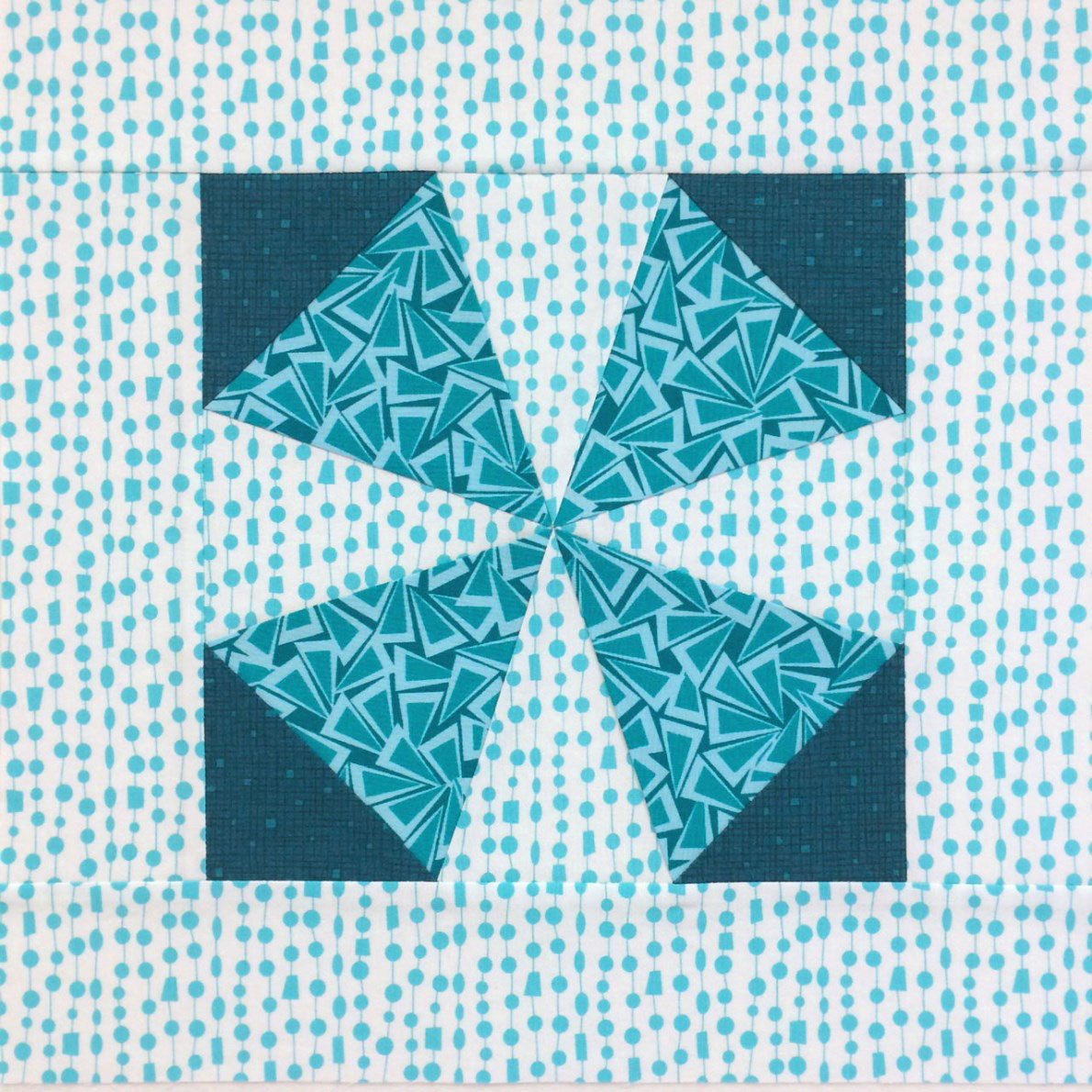 Quilted Blooms: Modern Plus Sampler Paper Pieced Blocks