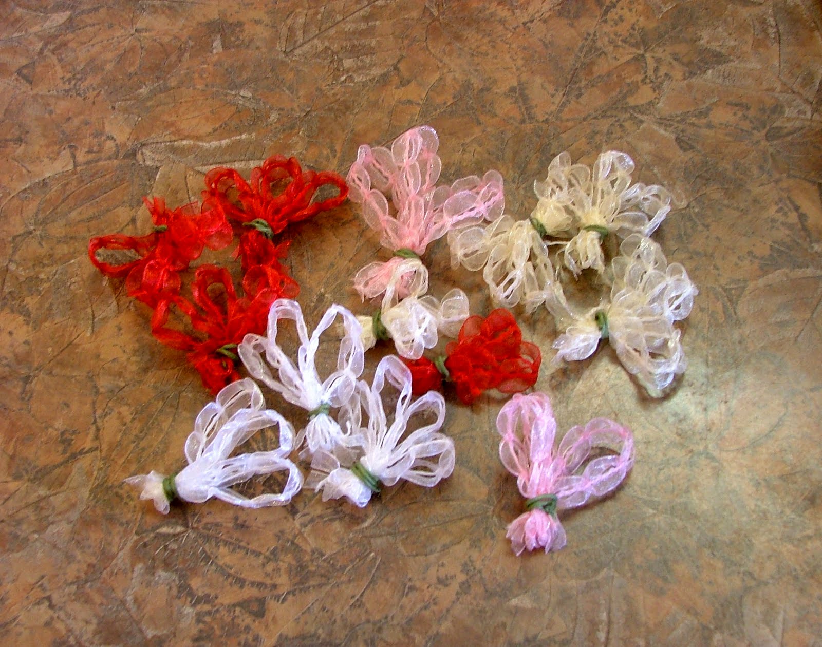 Andrea's Bow Cottage: Ribbon Roses