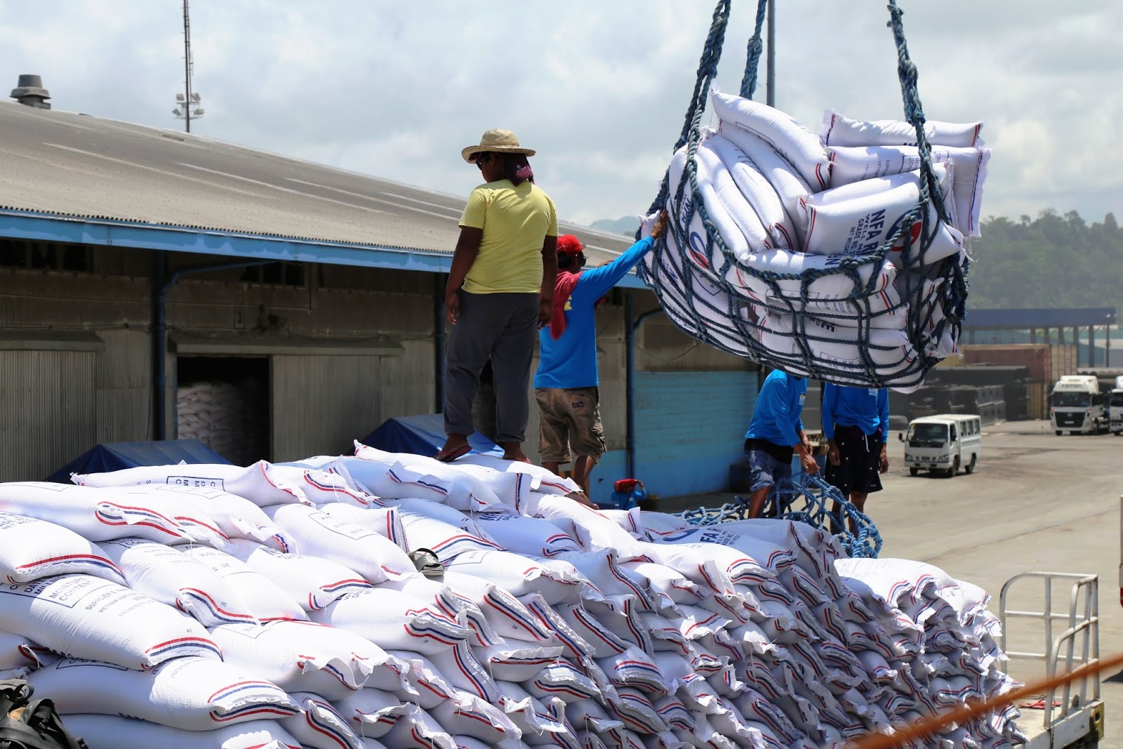 NFA starts unloading imported rice in Subic | SubicNewsLink