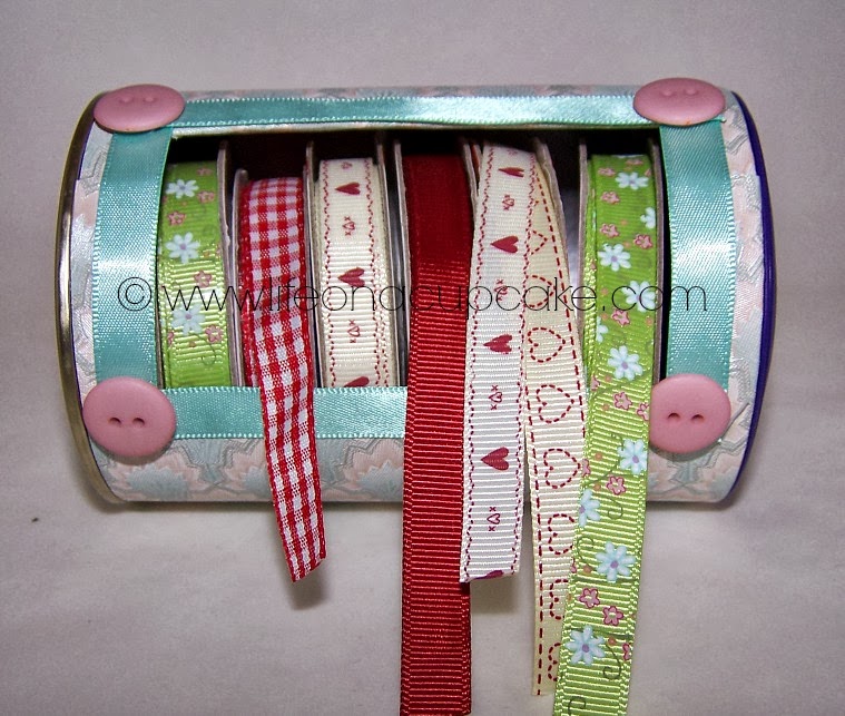 Life on a cupcake: DIY Ribbon Storage