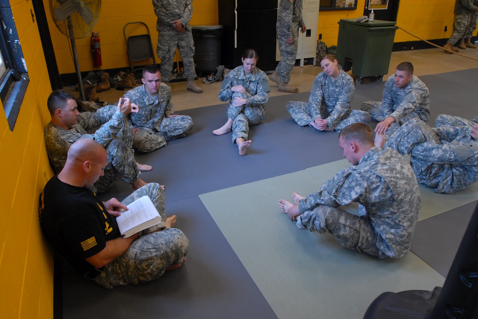 Female Soldier Feet: army girls
