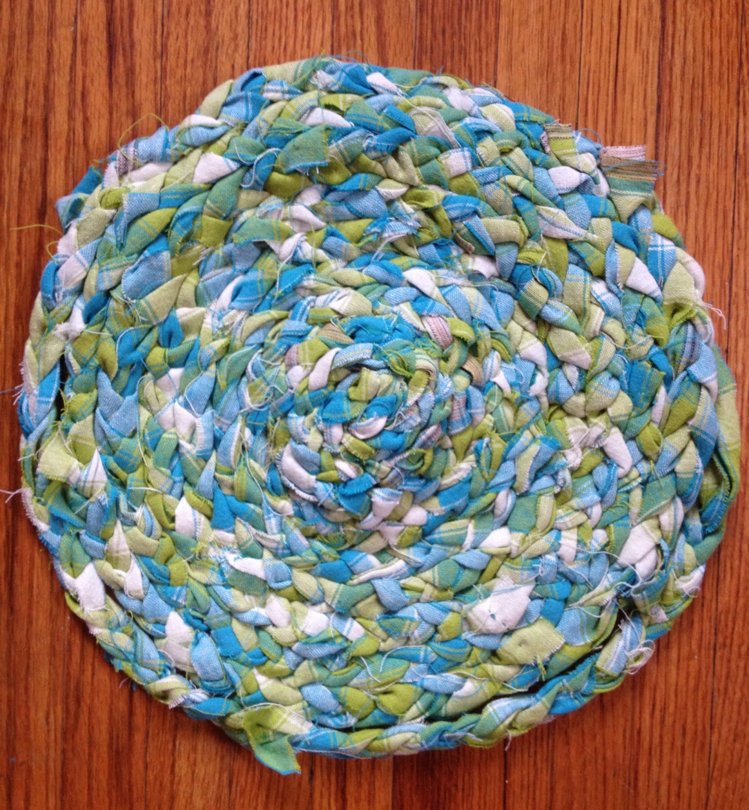 Vivaciouslady Vintage: Scrap rug tutorial