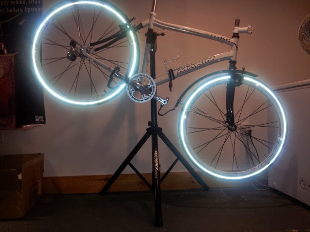 The Bicycle Mechanic: Glowing Bicycle Wheel Rims