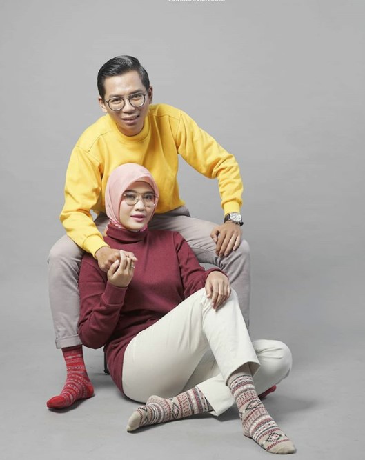 √ 27 Gaya Foto Studio Paling Kreatif yang Keren dan Kekinian Terbaru ...