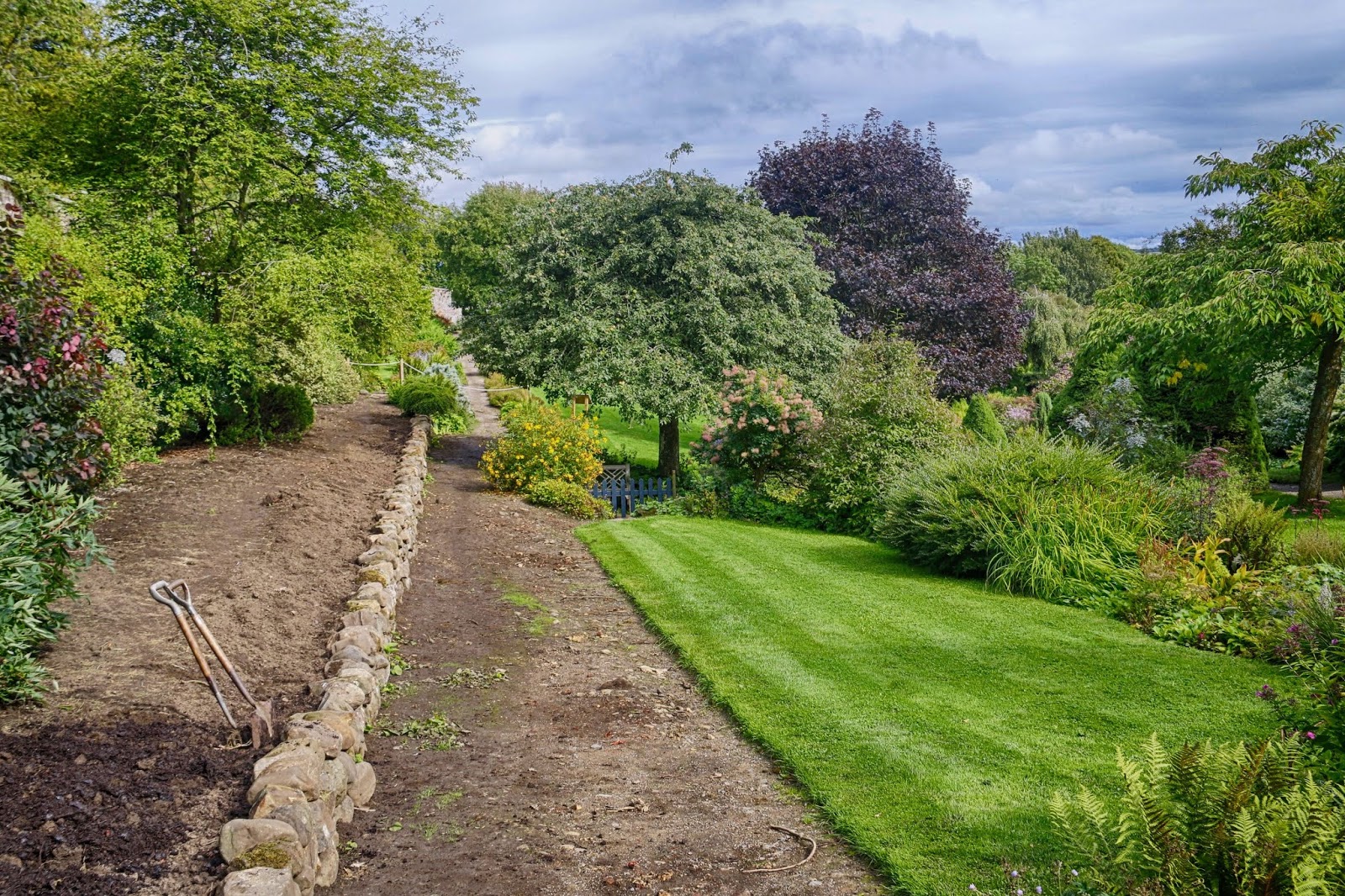 JibberJabberUK: Walled Garden at Wallington