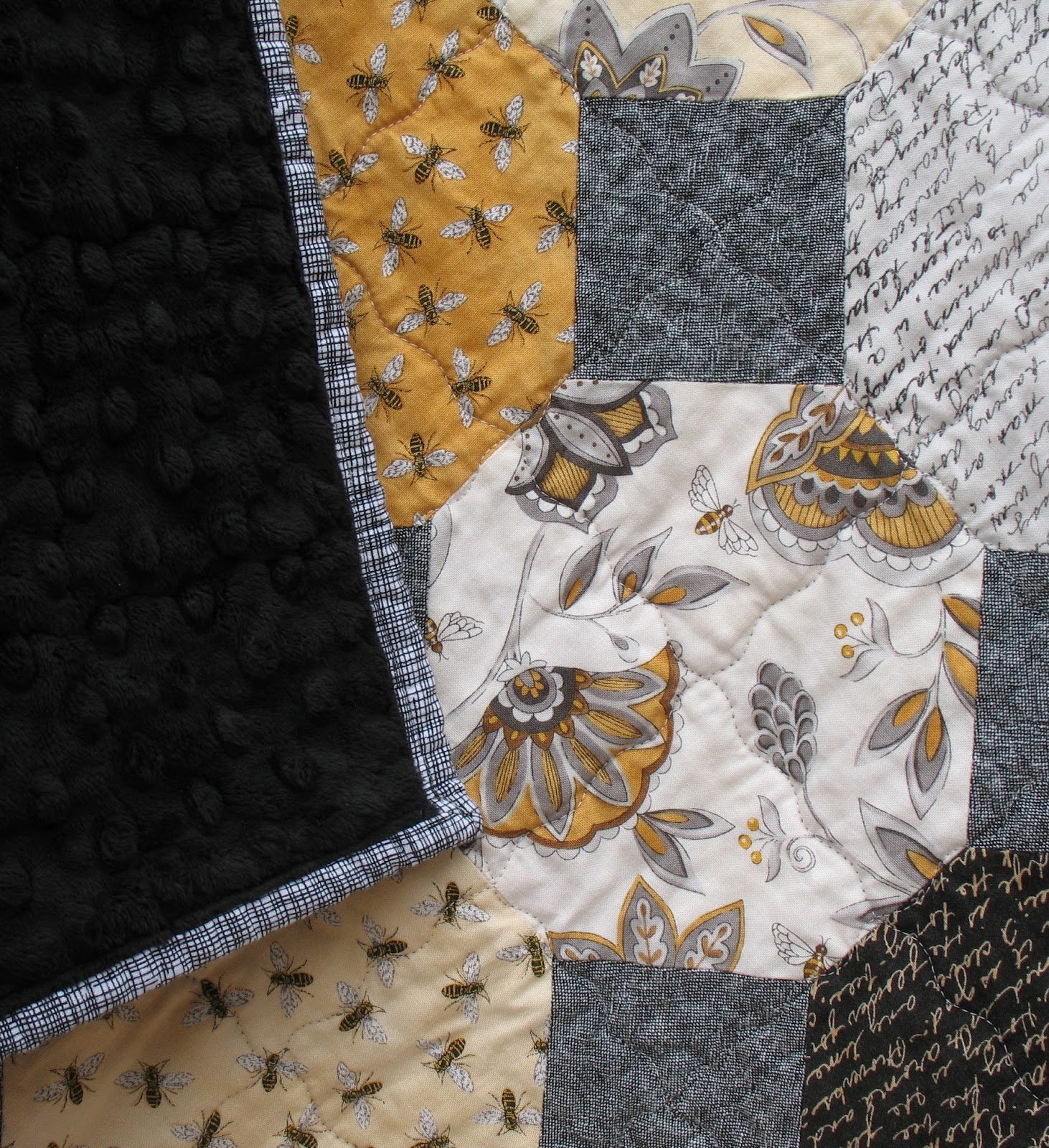 Ye Olde Sweatshop: Bee Creative Lap Quilts (#62 & 63)