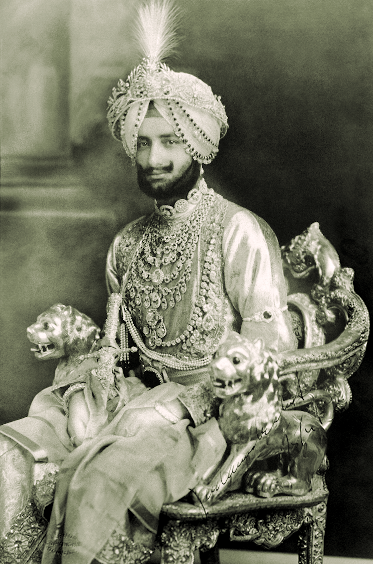 Gods and Foolish Grandeur: Maharaja Yadavindra Singh, Mahendra Bahadur ...