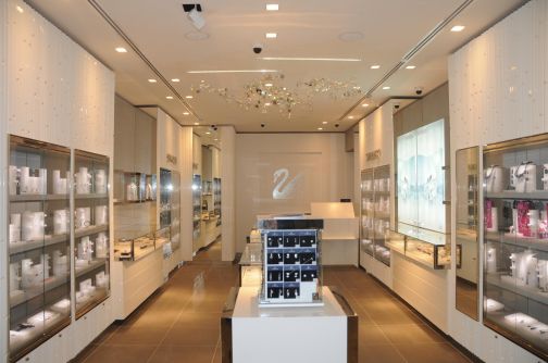 CRYSTAL FANATICS BUZZ: An Exclusive Retail Design from Swarovski: The ...