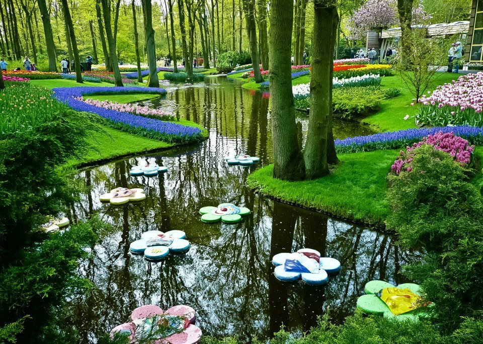 Nikmati Keindahan Taman Bunga - Relaks Minda