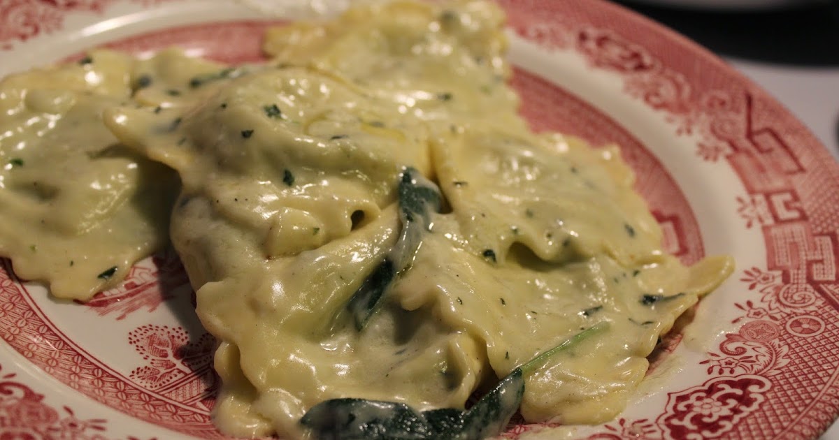 Real Italian Kitchen - Food and Health Blog: Ravioli in Cheese and Sage ...