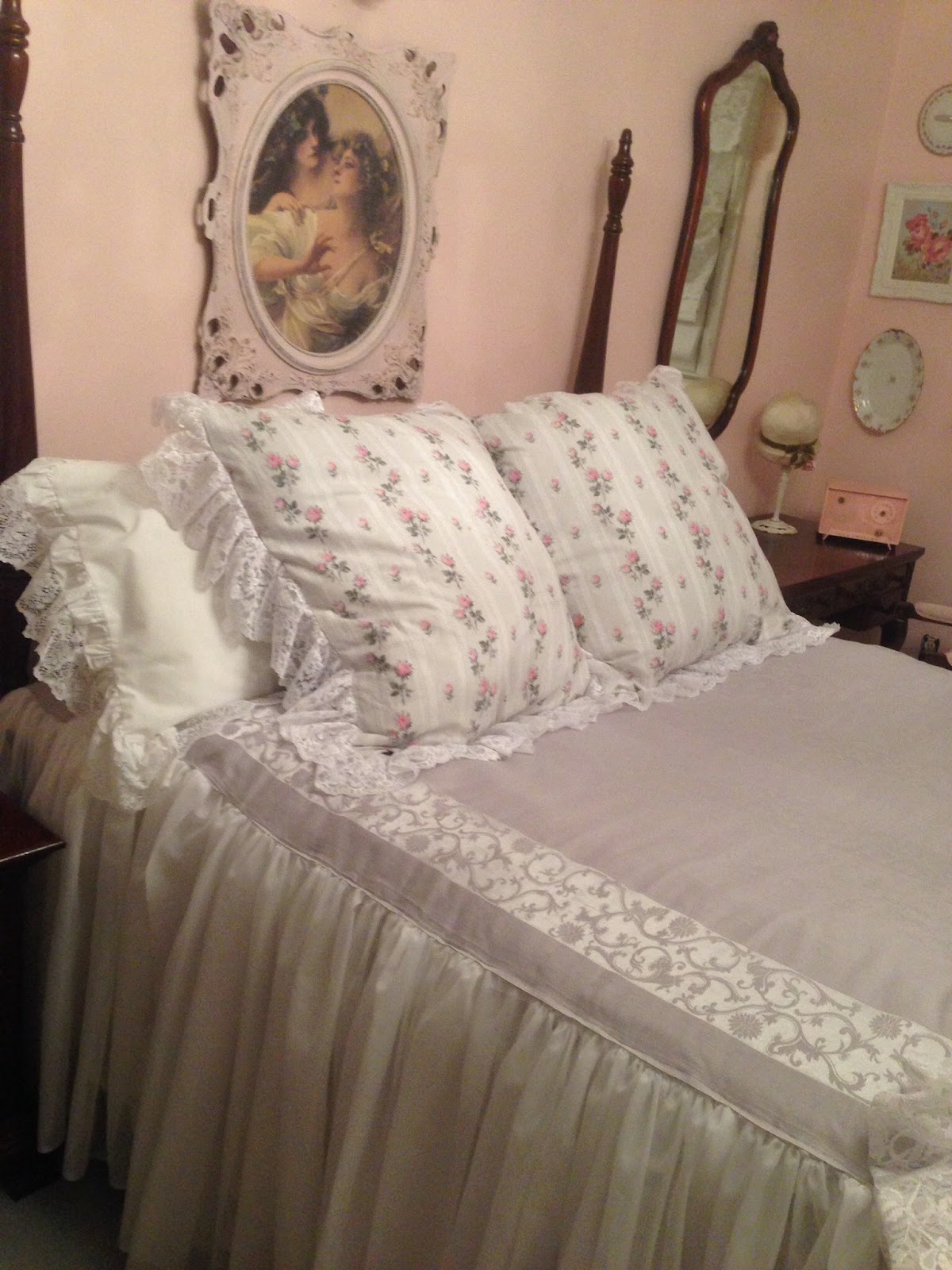 Bedroom, Boudoir, Alcove, Chambre...etc! - Debby Goes Shabby