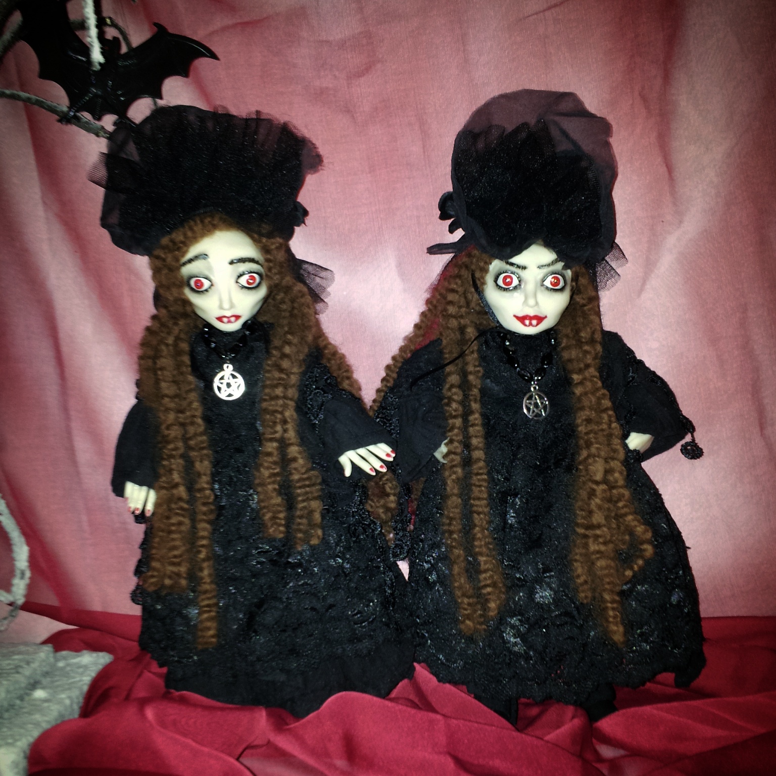Feriket: Handgjorda Vampyrer! Vampyr Systrar! Handmade Ooak Vampires ...