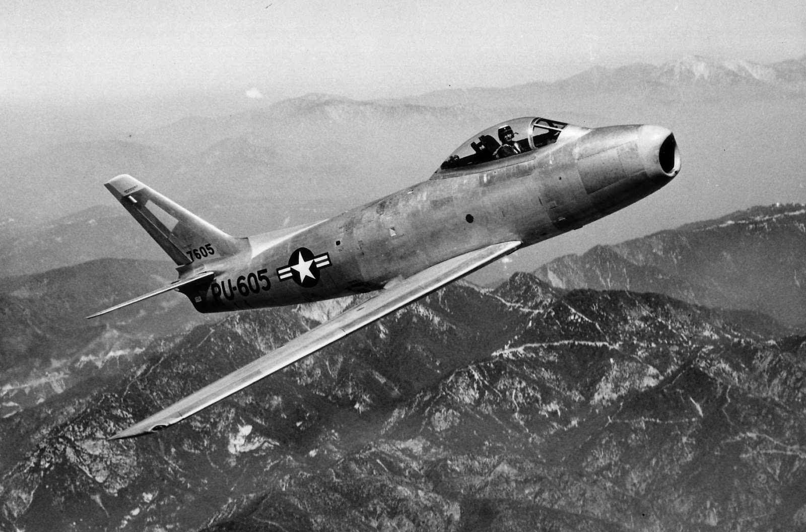 Clasp Garage: North American F-86 Sabre