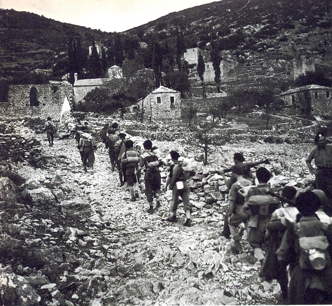 Συγκλονιστικές φωτογραφίες της Κατοχής και της Αντίστασης από τον φακό ...