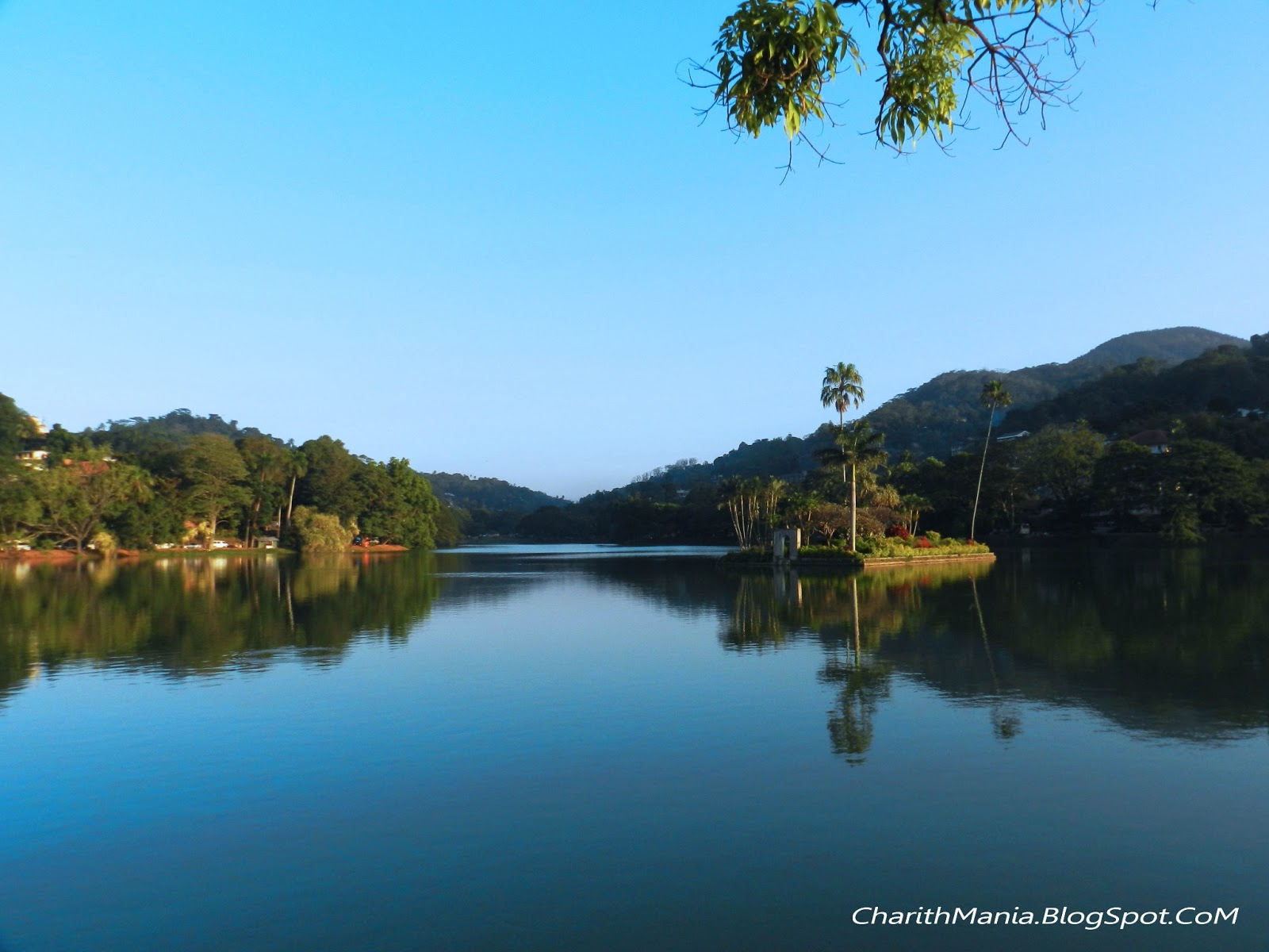 CharithMania: "Fascinating Kandy Lake"