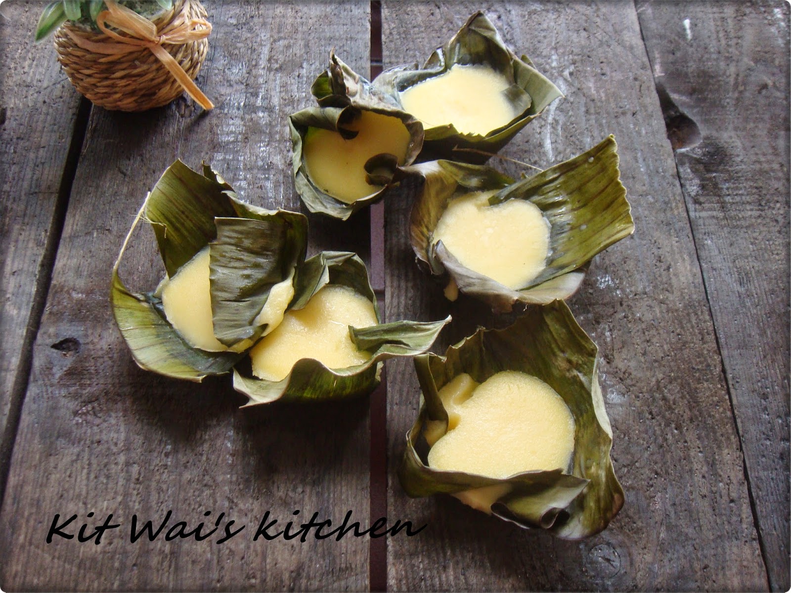 Kit Wai's kitchen : Filipino Steamed Rice cake ( Puto )