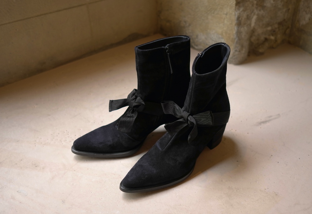 Atelier baba "Indigo Suede Ribbon Boots"
