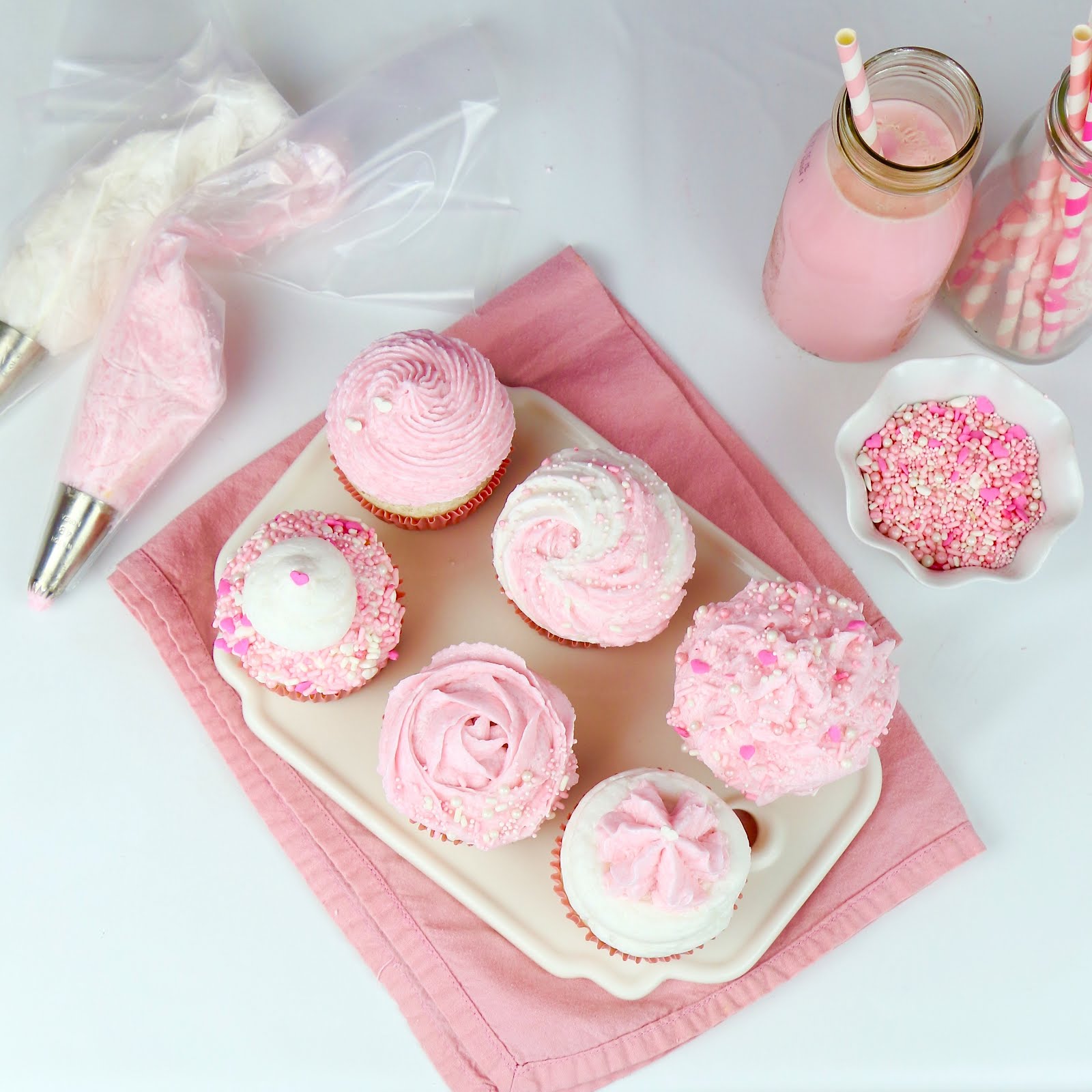 {VIDEO} How To Frost A Cupcake - My Favorite bakery-style cupcake ...